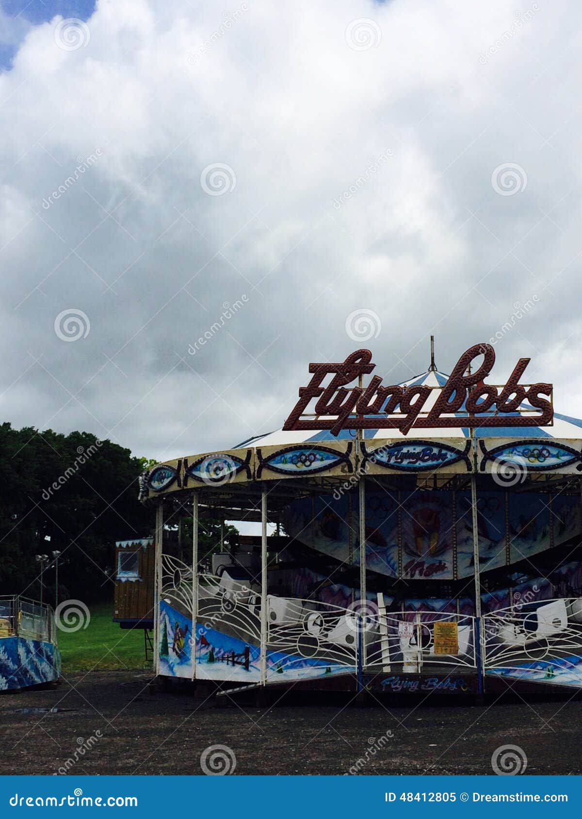 Bobs editorial image. Image of flyingbobs, flying, thrilling - 48412805