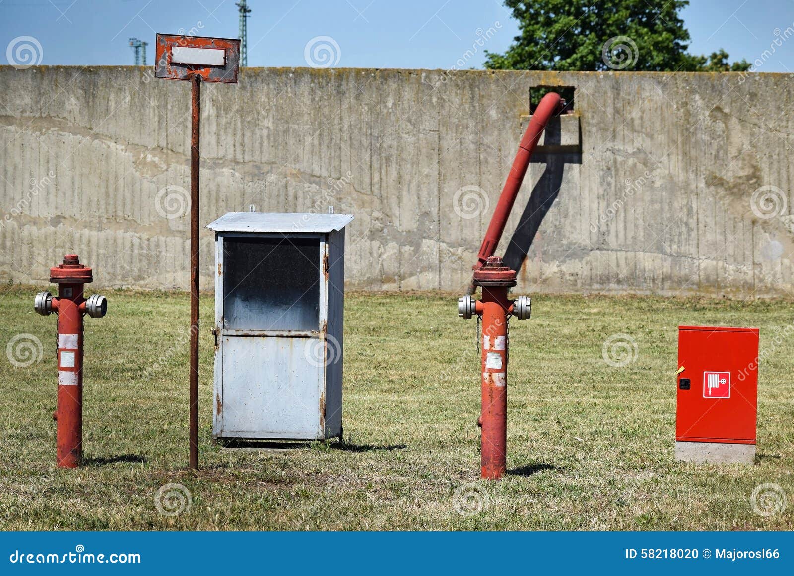 Boca de incêndio de fogo foto de stock. Imagem de conector - 58218020