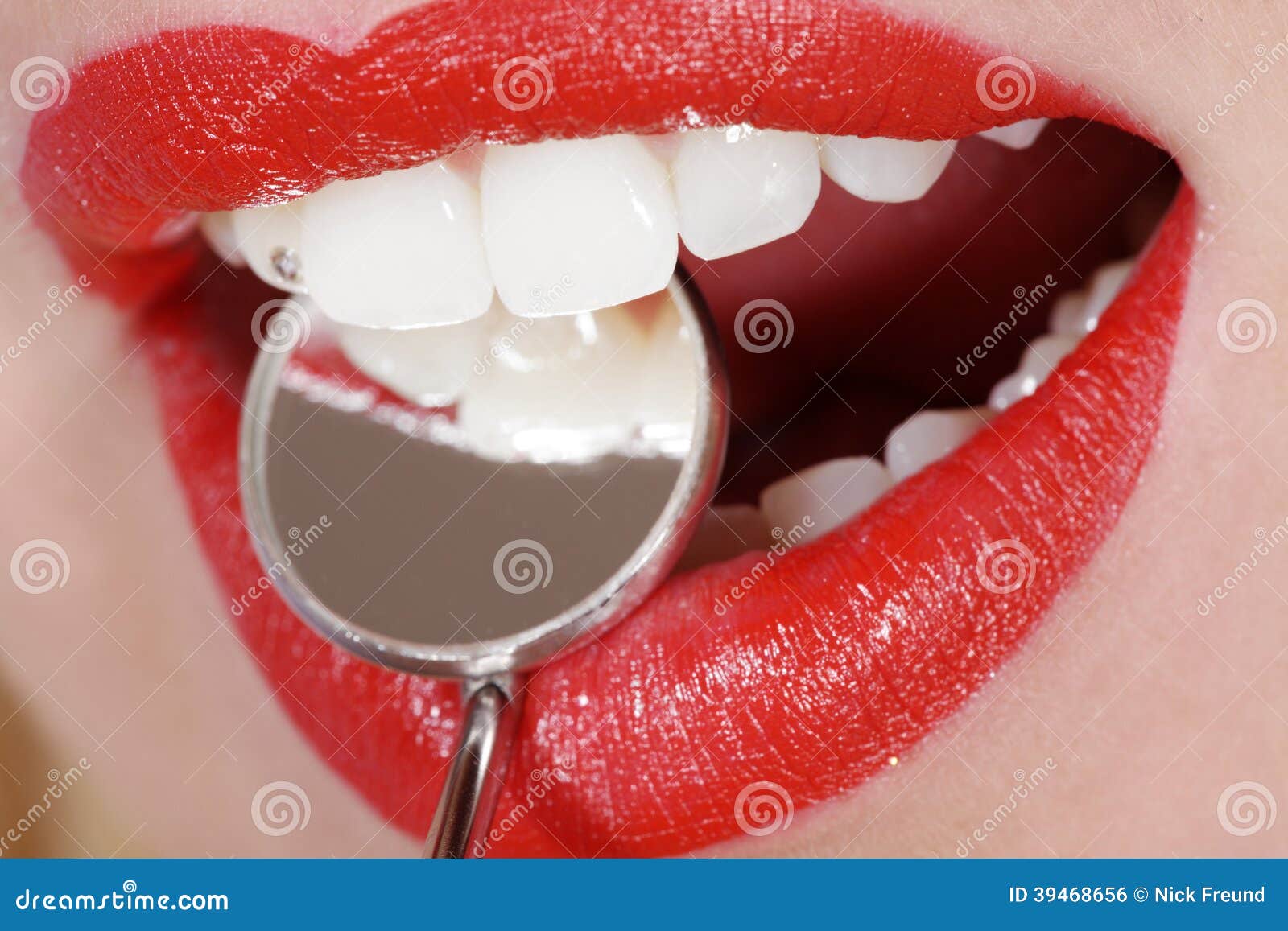 Boca y dientes del primer foto de archivo. Imagen de boca - 39468656