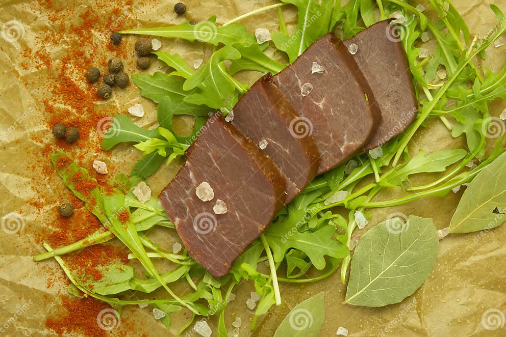 Bocado Frío De La Carne De Vaca Imagen de archivo - Imagen de crudo ...