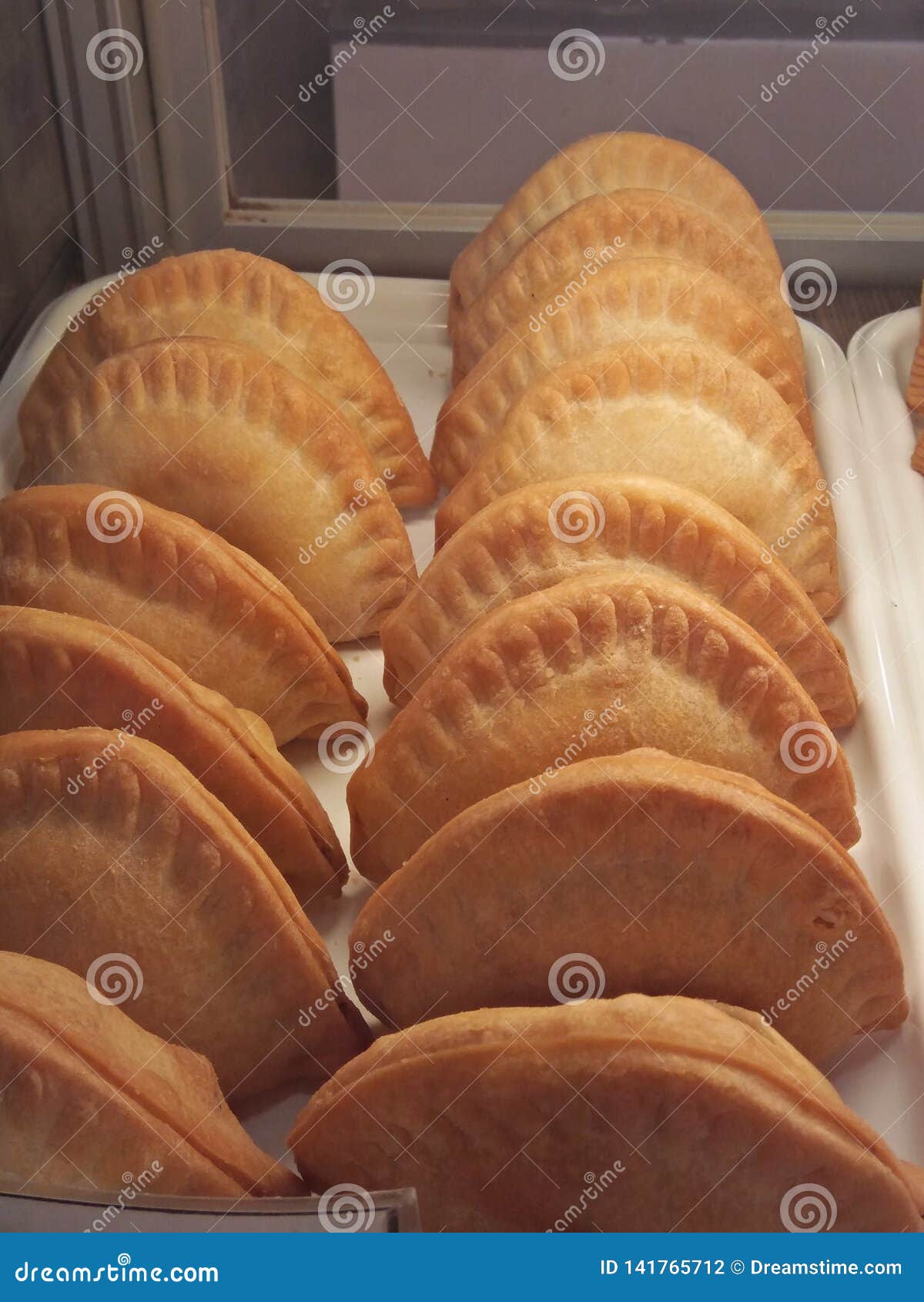 Bocados Deliciosos Del Pan De Empanada Foto de archivo - Imagen de ...