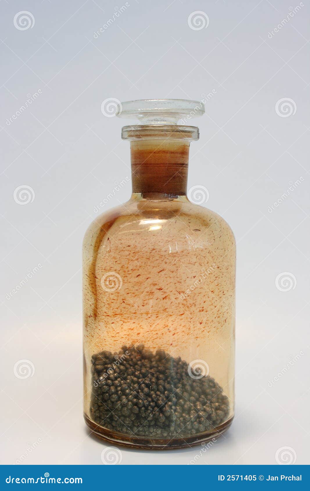 Boccetta del laboratorio immagine stock. Immagine di medico - 2571405