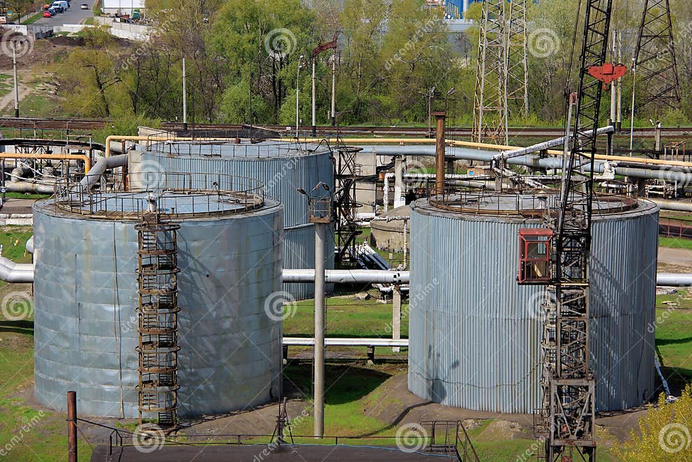 Bodem-aan-voer ruilmiddel stock afbeelding. Image of pool - 37740893