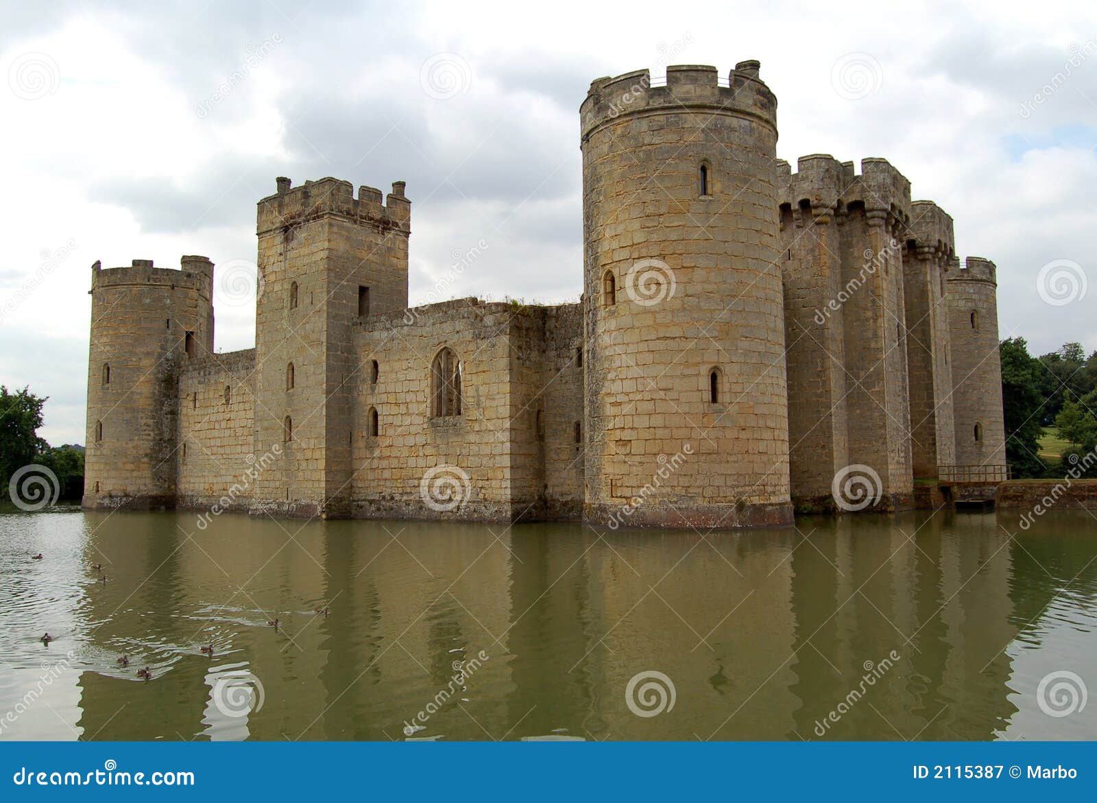 Bodiam castle stock image. Image of moated, stone, defence - 2115387