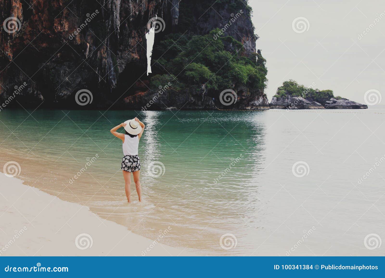 Body Of Water, Sea, Water, Coastal And Oceanic Landforms Picture. Image ...