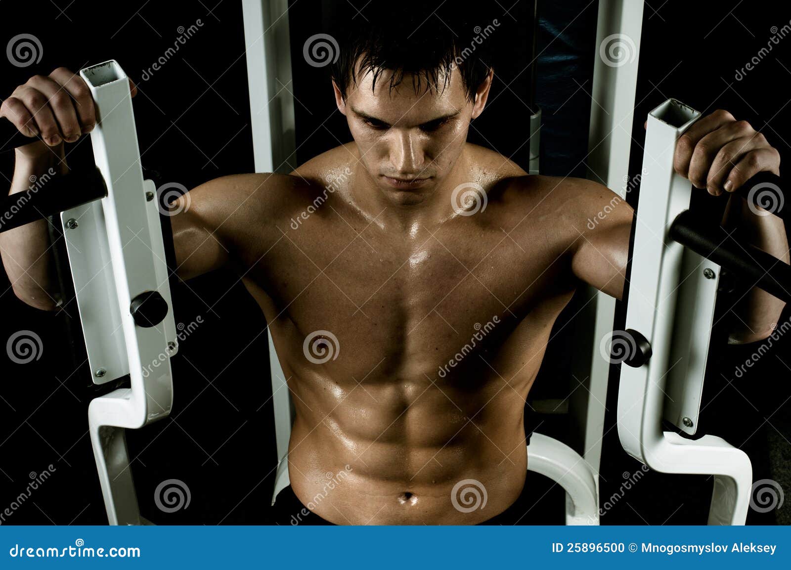 Bodybuilder foto de archivo. Imagen de ejercicio, belleza - 25896500