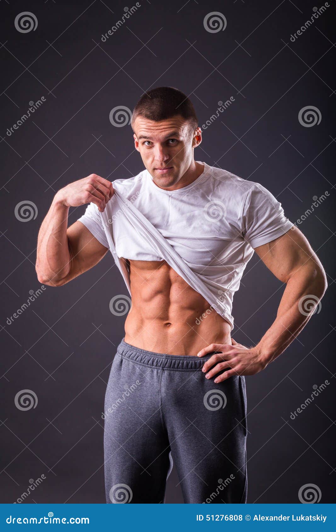 Bodybuilder photo stock. Image du athlète, beau, pouvoir - 51276808