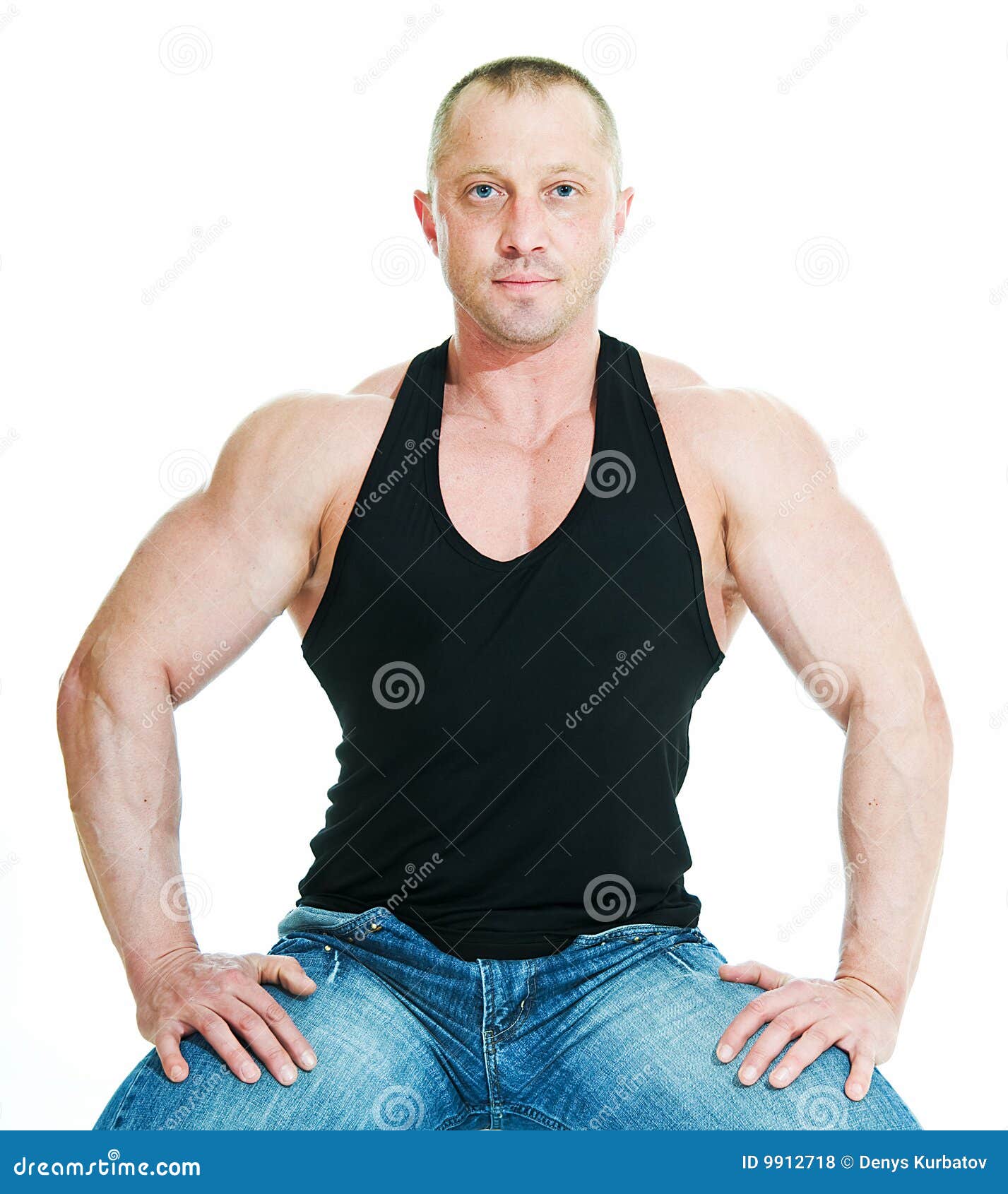 Bodybuilder dell'uomo fotografia stock. Immagine di armi - 9912718