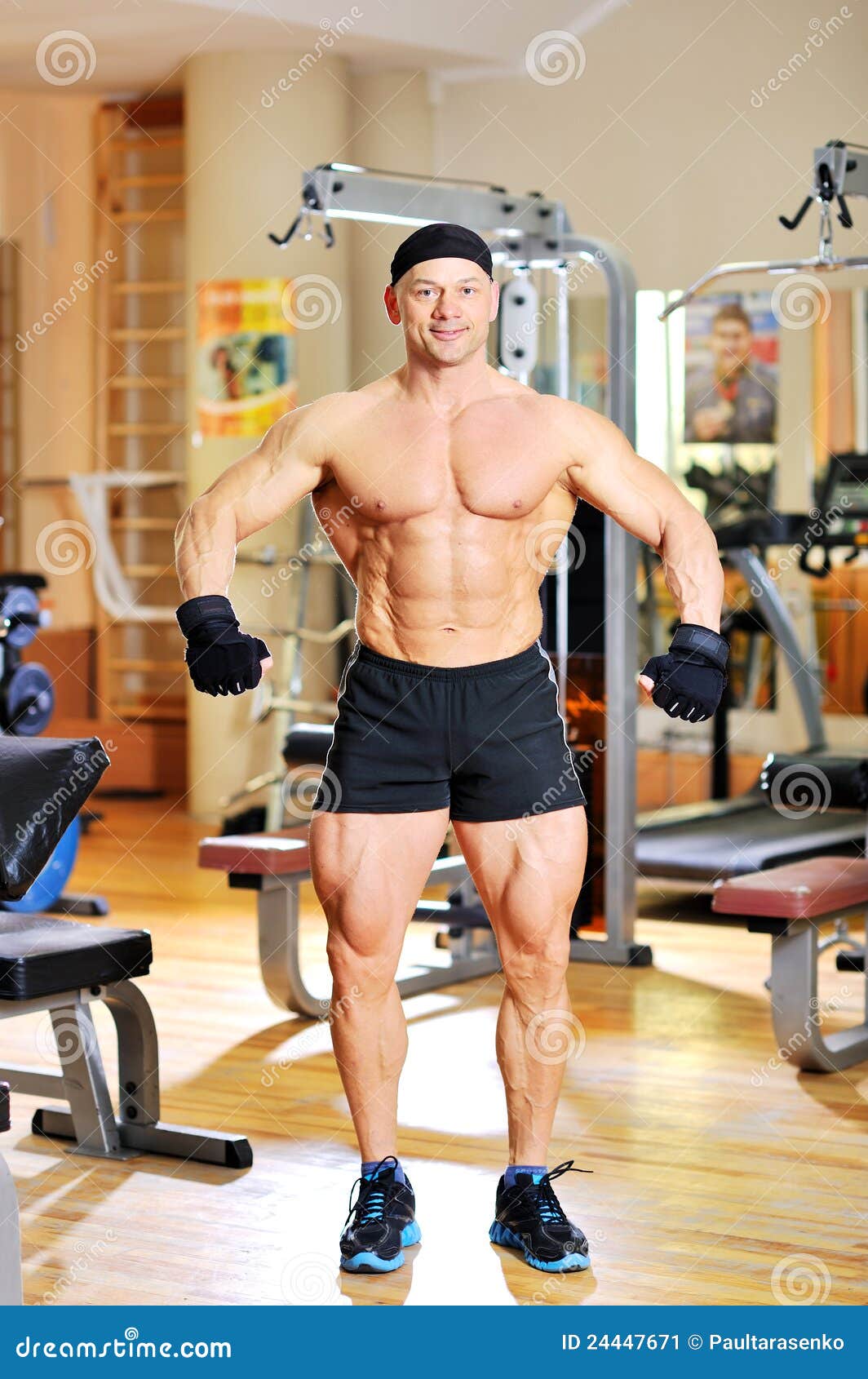 Bodybuilder Posing at the Gym Stock Image - Image of sport, athletic ...