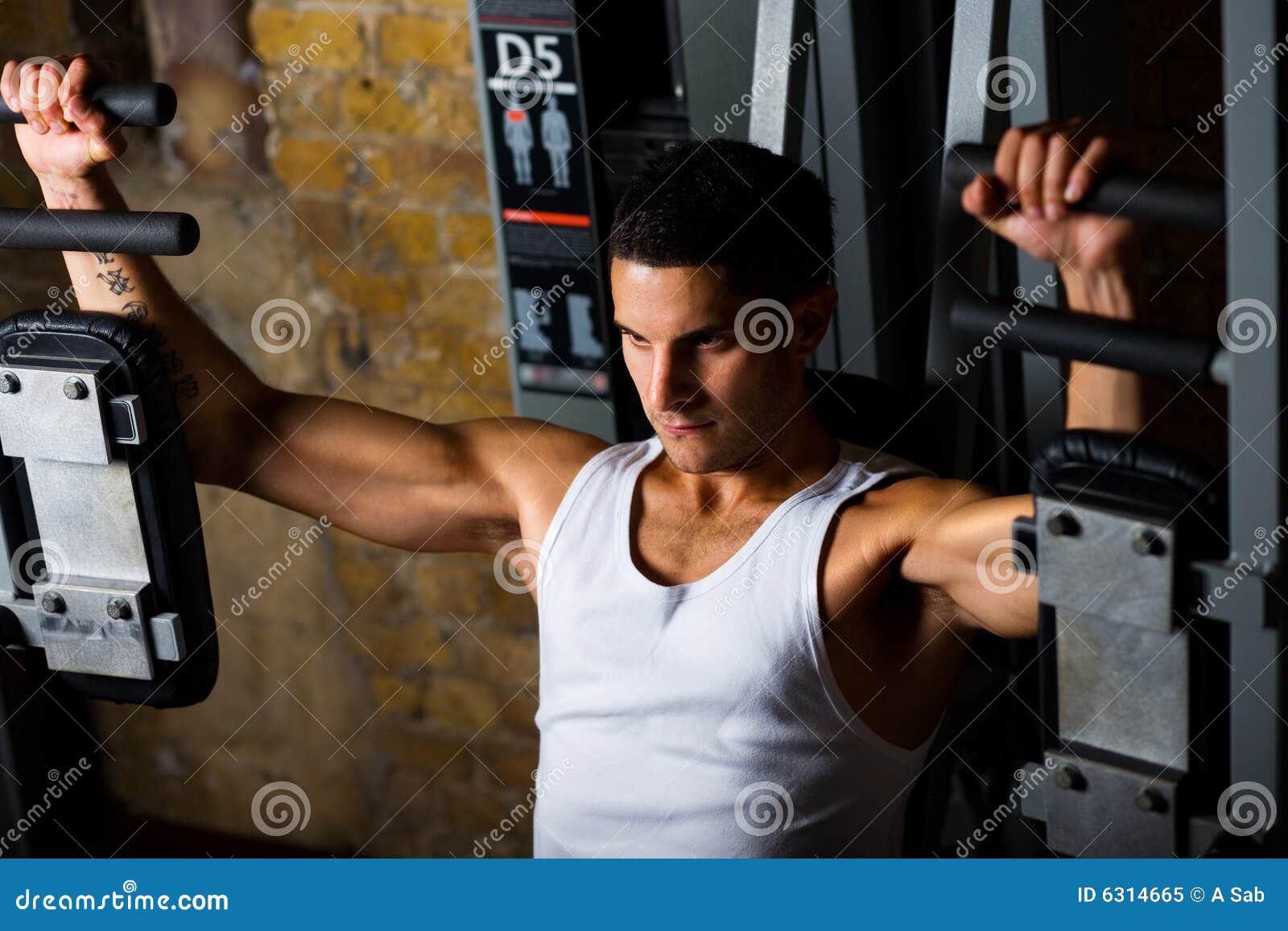 Bodybuilder Training on Pec Flye Stock Image - Image of hand, leisure ...