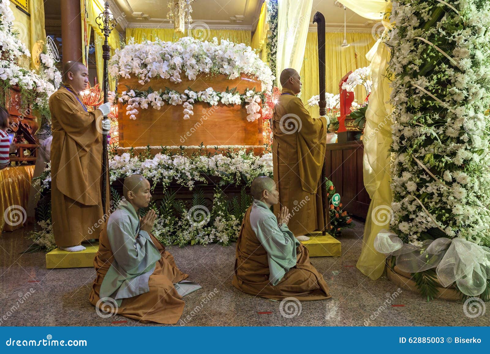 Boeddhistische begrafenis redactionele stock foto. Image of godsdienst ...