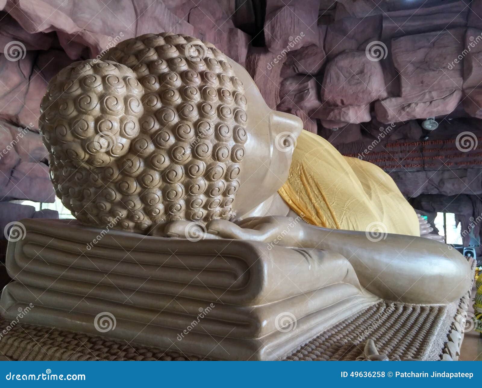 Boedha stock foto. Image of beeldhouwwerk, gravure, terugtrekken - 49636258