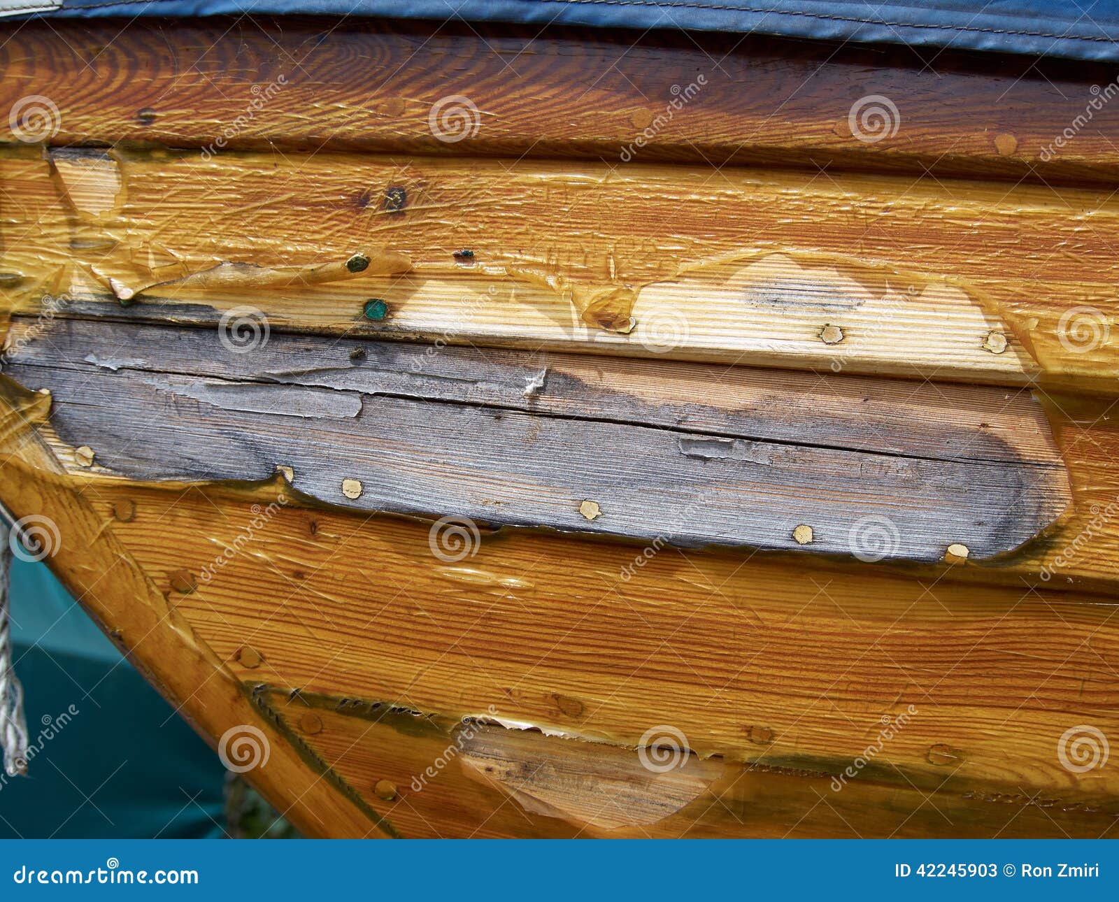 Boeg van een houten boot stock afbeelding. Image of houten - 42245903