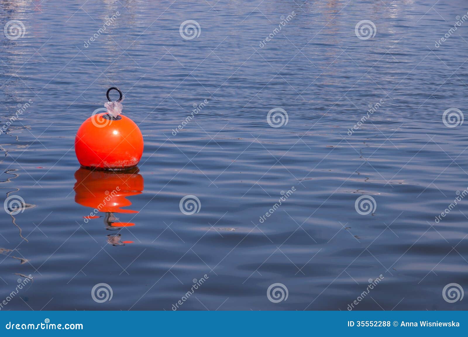 Boei op water stock foto. Image of marine, rood, jachthaven - 35552288