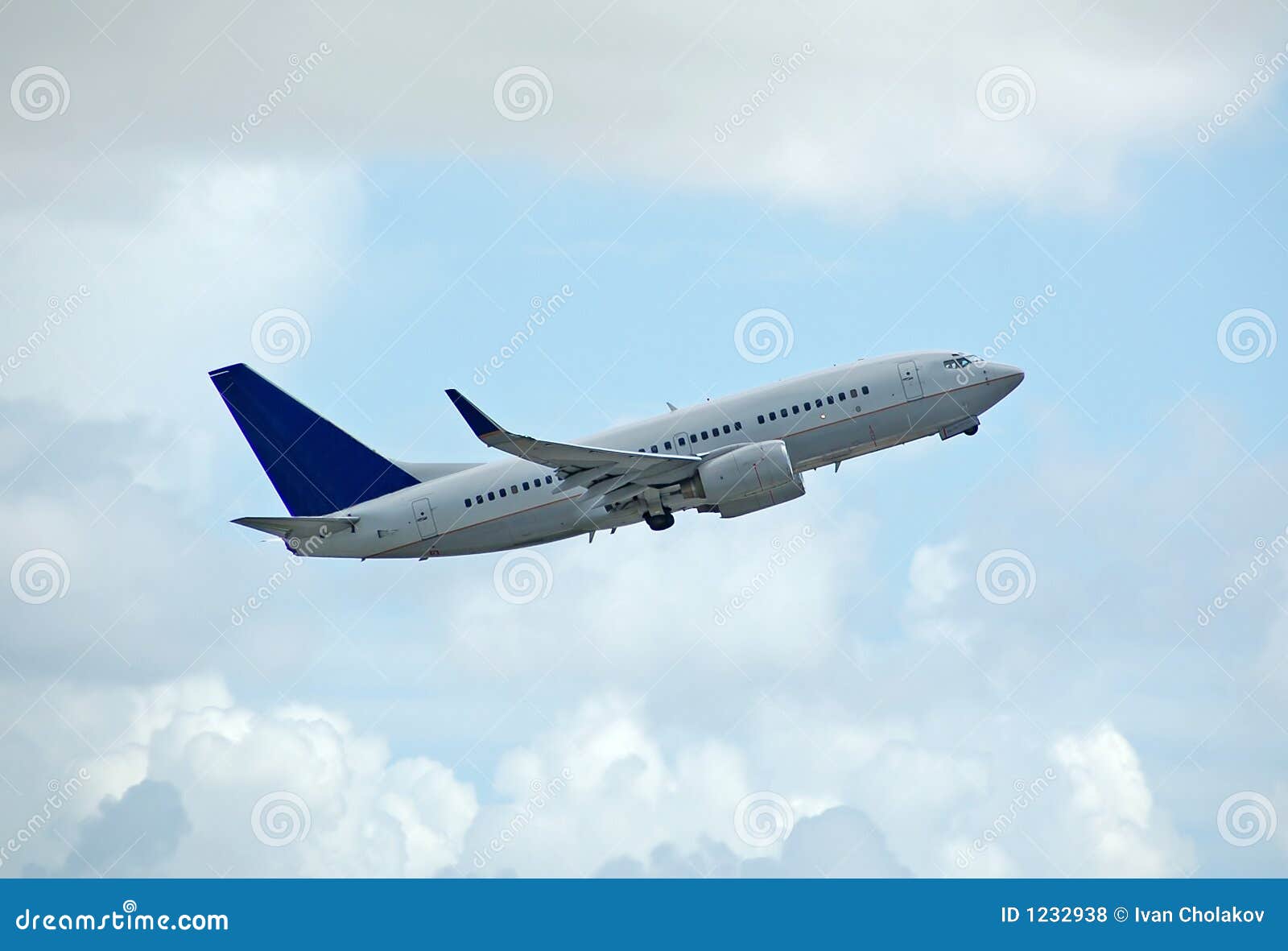Boeing 737 Jetliner Taking Off Stock Photo - Image of winglet, travel ...