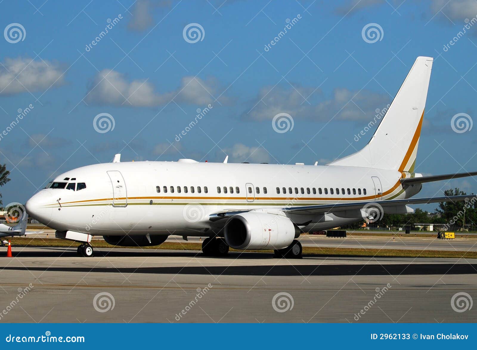 Boeing 737 Passenger Jet Stock Photos - Image: 2962133