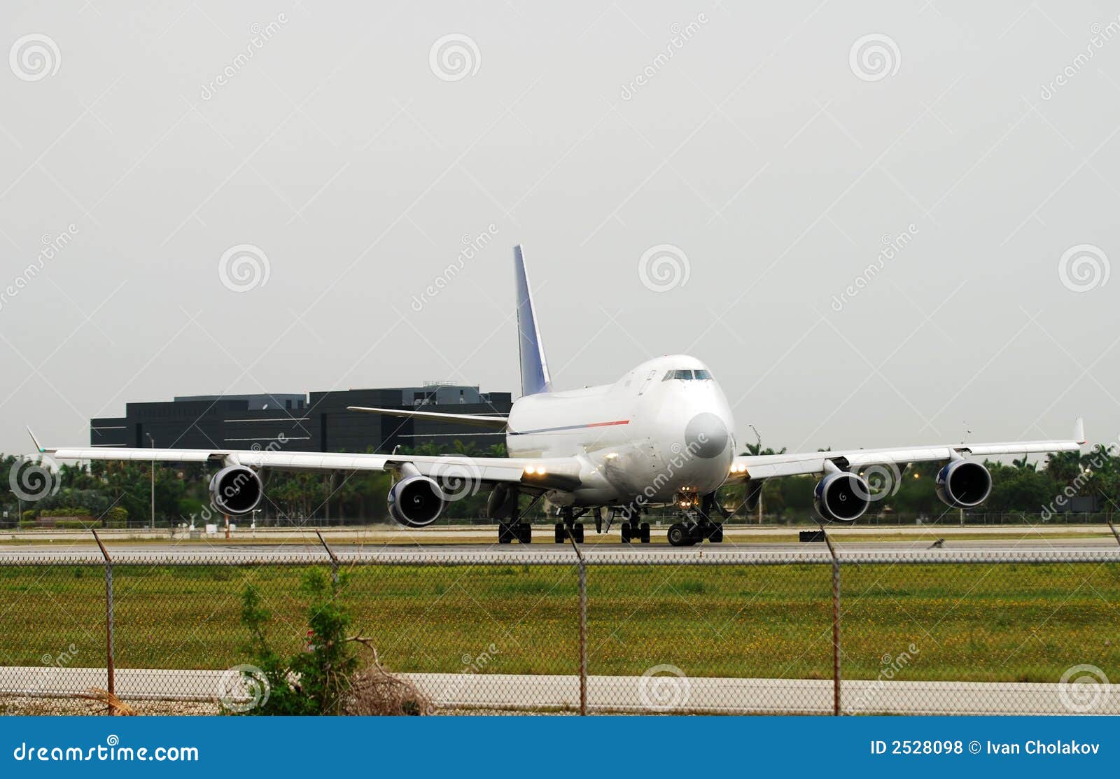Boeing 747 cargo jet stock photo. Image of departure, cargo - 2528098
