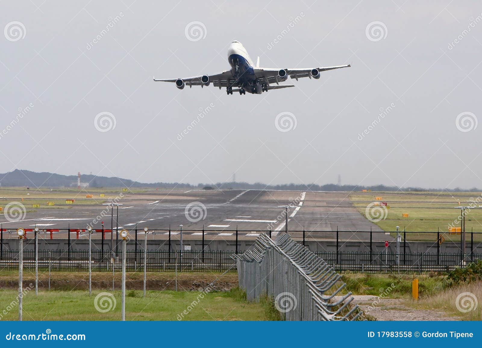 Boeing 747 Jumbo Jet Royalty-Free Stock Photography | CartoonDealer.com ...