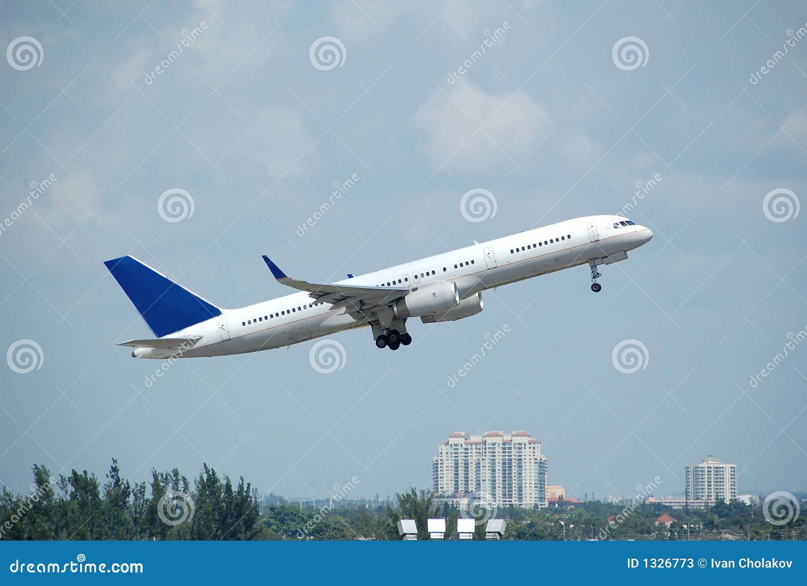 Boeing 757 jet in flight stock image. Image of plane, gear - 1326773