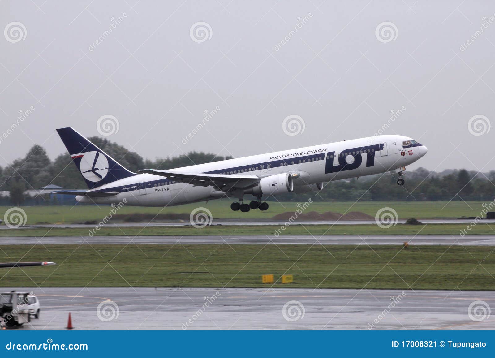Boeing 767 editorial photo. Image of airliner, travel - 17008321