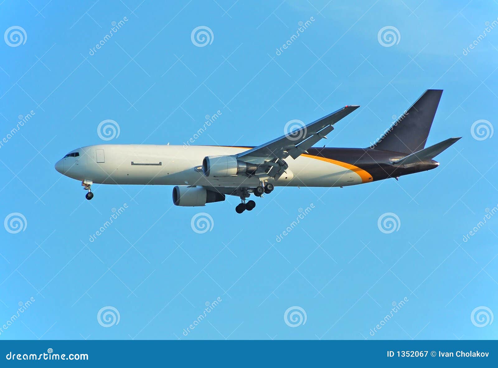 Boeing 767 Cargo Jet Delivering Express Mail Stock Image - Image of ...