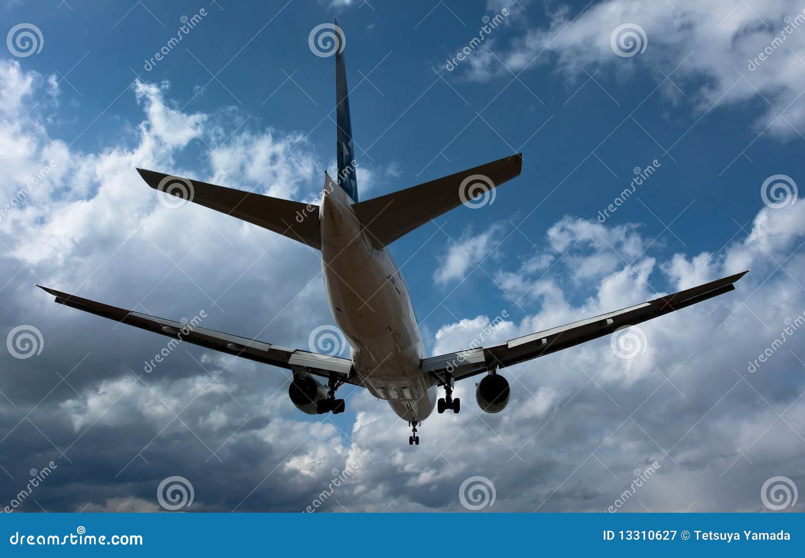 Boeing 777 at Itami AIRPORT Editorial Photography - Image of itami ...