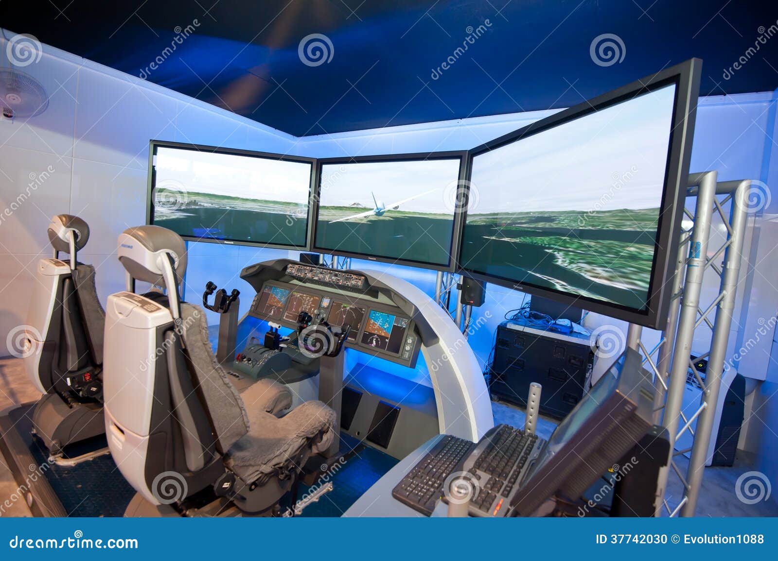 Boeing 787 Dreamliner Flight Simulator at Singapore Airshow 2014 ...