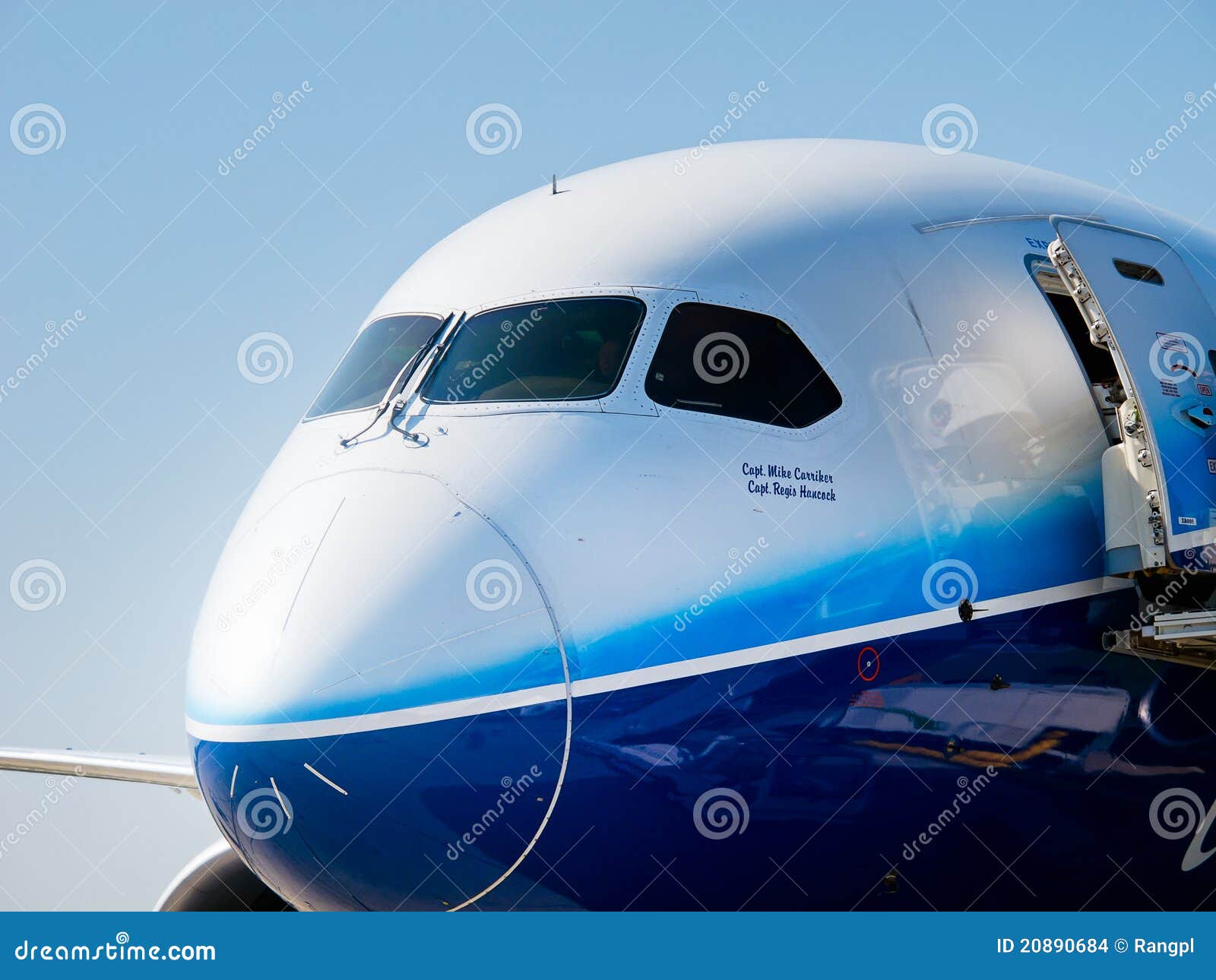 Boeing 787 Dreamliner nose editorial stock image. Image of plane - 20890684