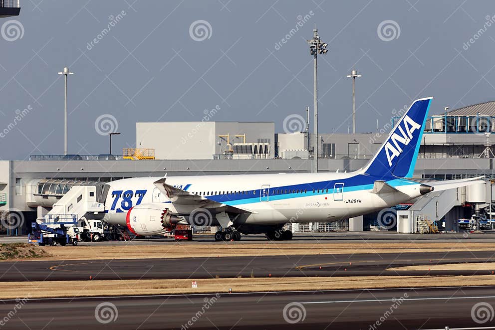 Boeing 787 Landed in Emergency Editorial Photography - Image of flying ...