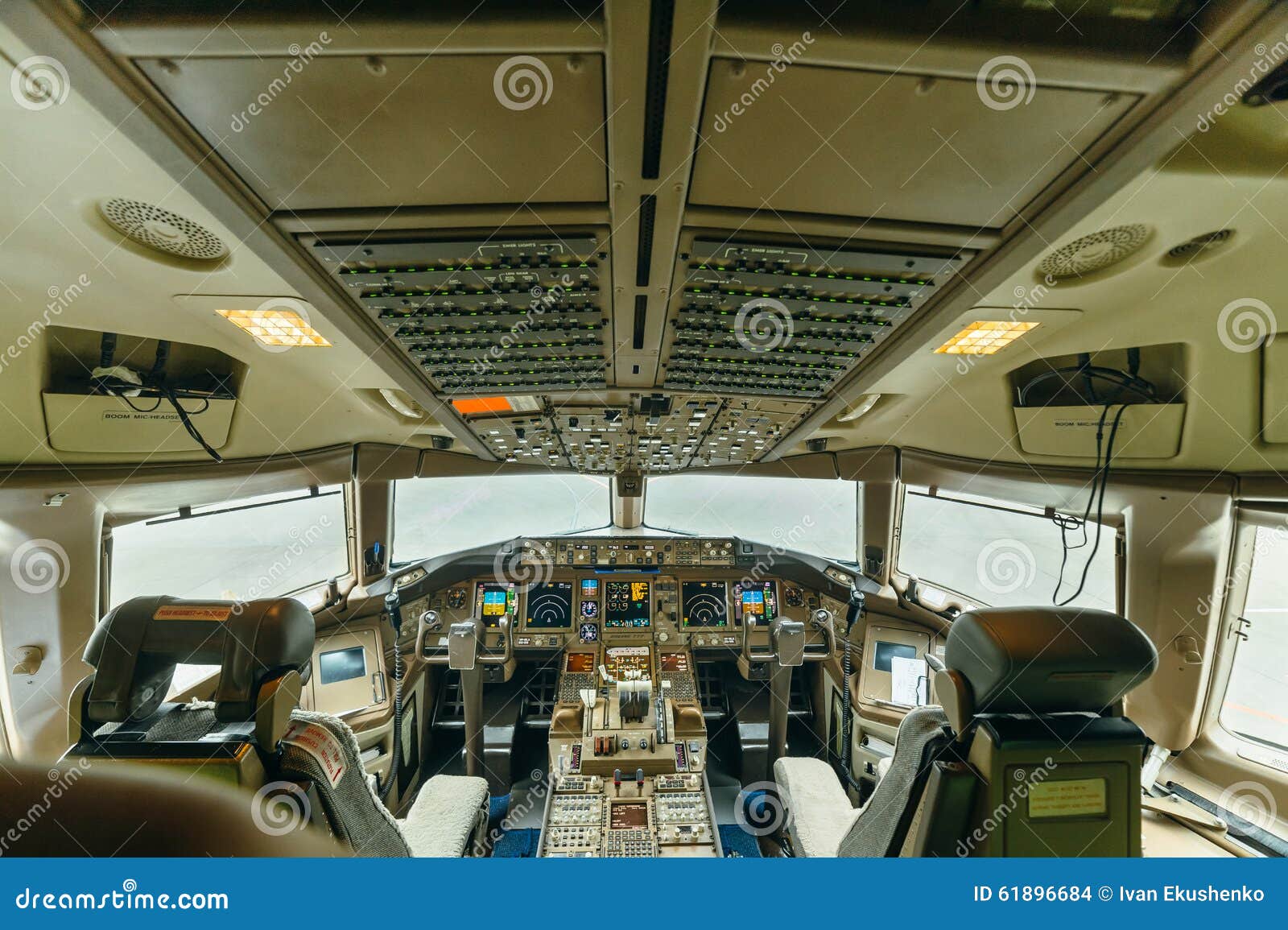 Boeing 767 Cockpit