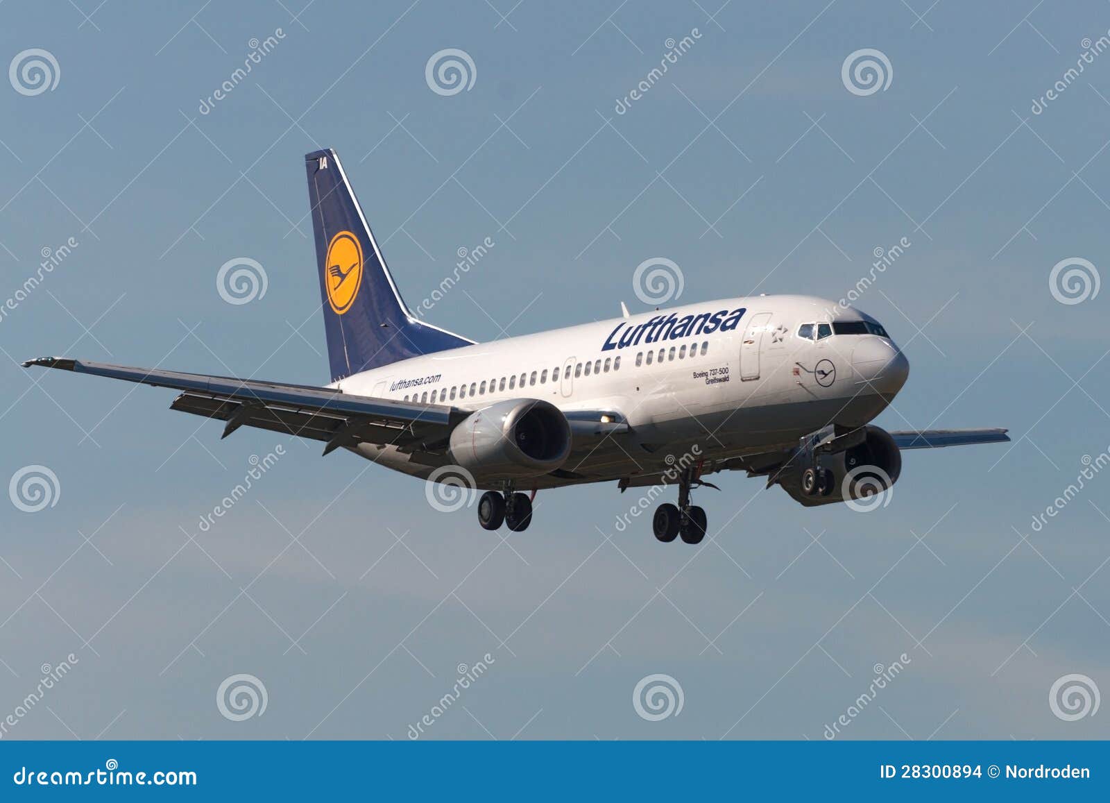Boeing B737 jet aircraft editorial stock image. Image of blue - 28300894