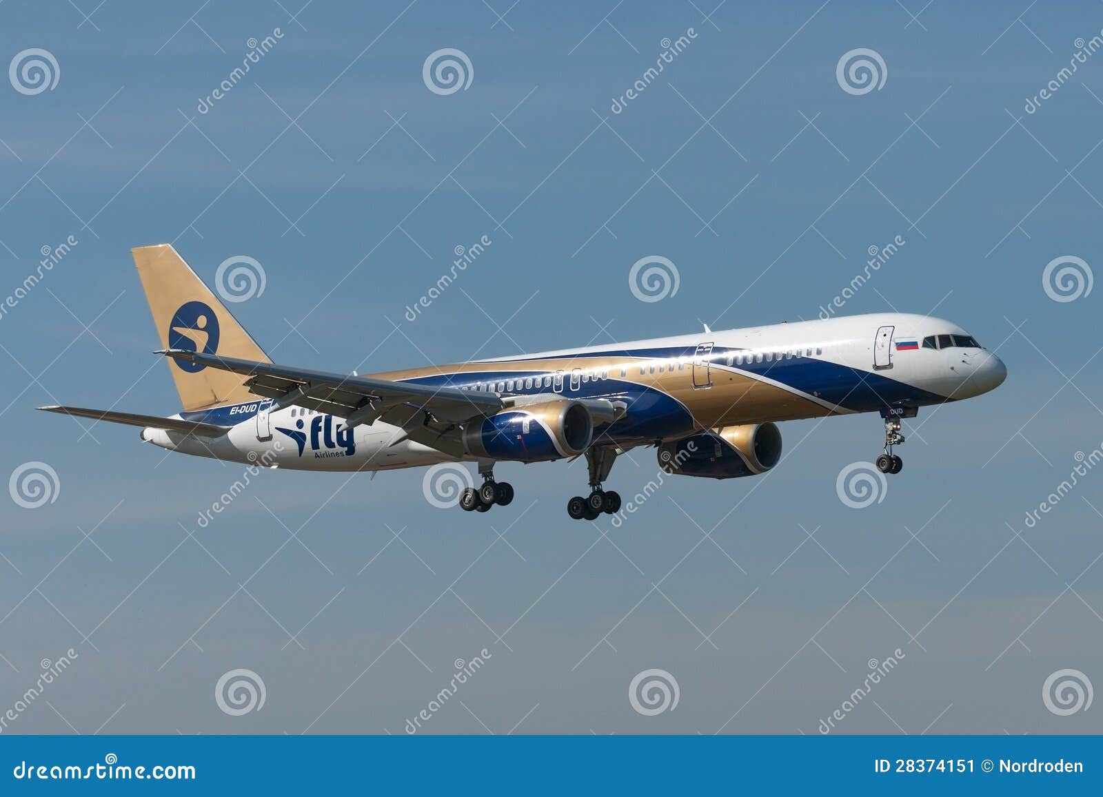 Boeing B757 jet aircraft editorial photo. Image of engine - 28374151