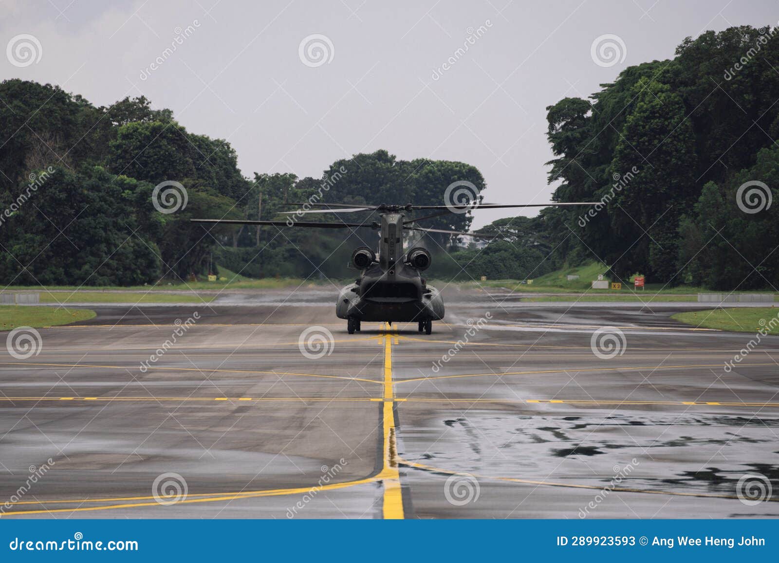 Boeing CH-47 Chinook on Runway Editorial Stock Photo - Image of runway ...