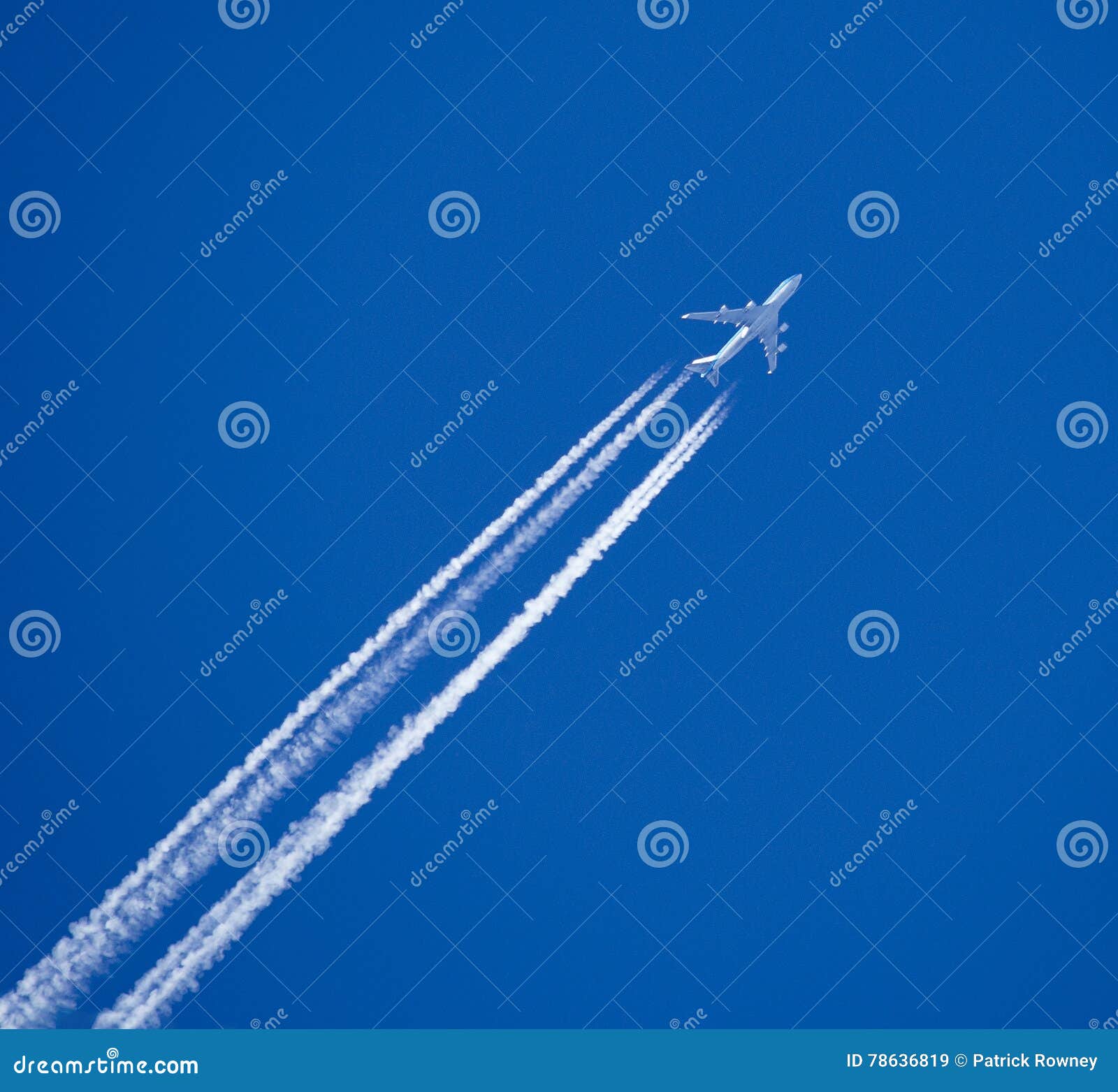 Boeing 747 contrail stock image. Image of contrail, trail - 78636819