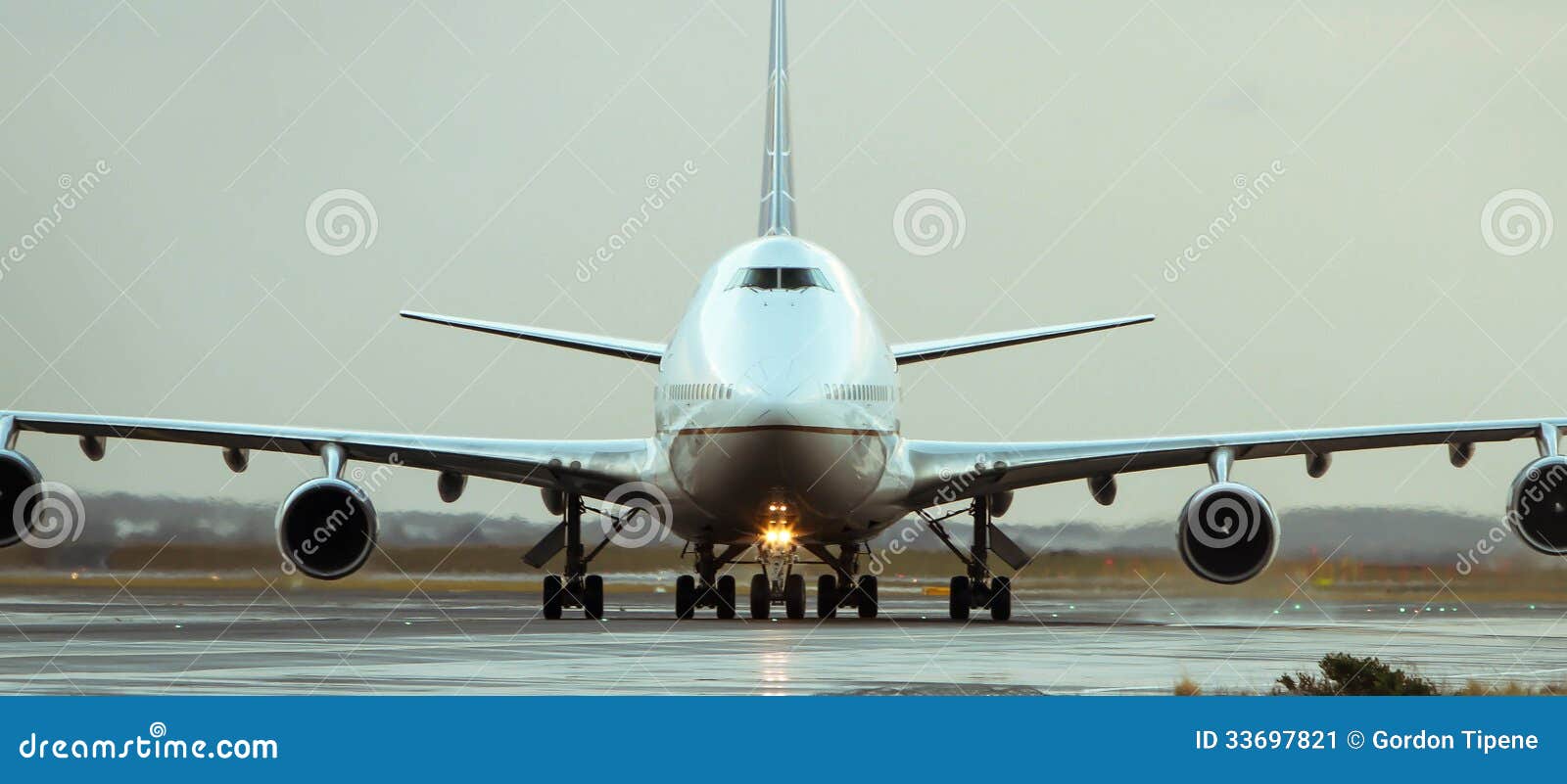 Boeing 747 Jet Airliner on Runway Stock Image - Image of airliner, size ...