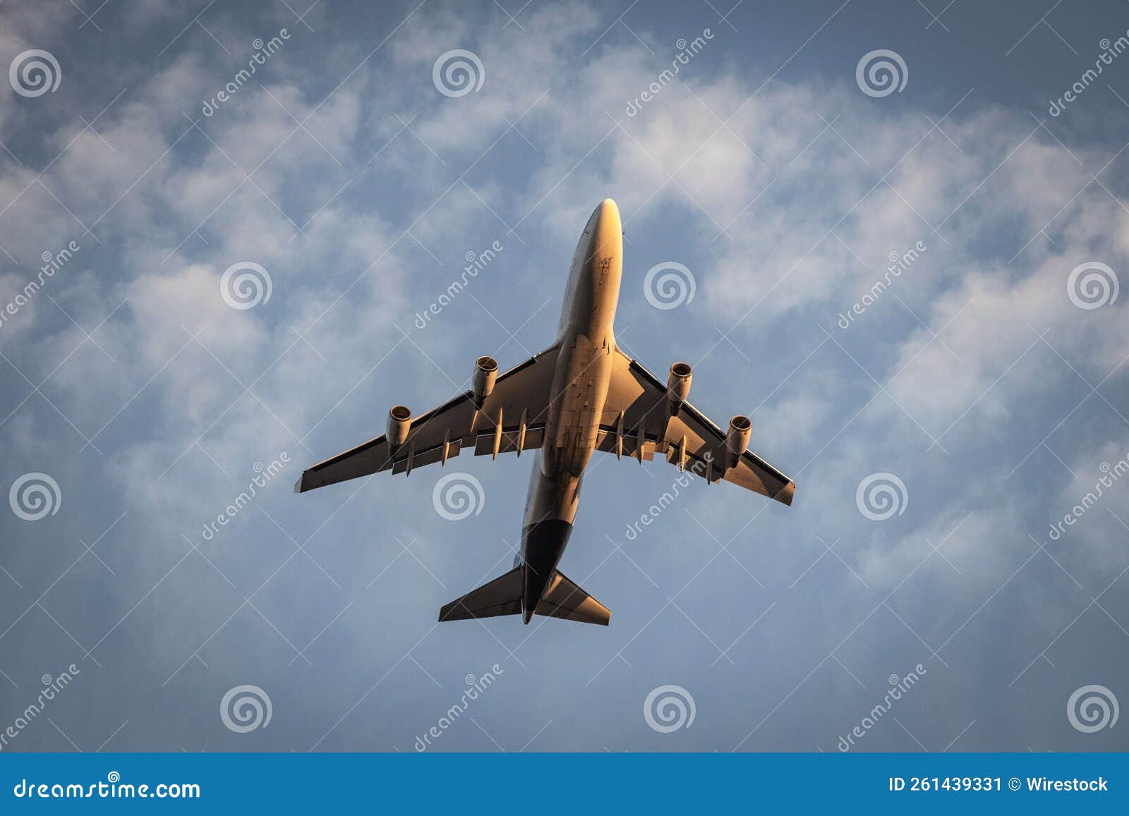 Boeing 747 Jetliner Shortly after Take Off Editorial Photo - Image of ...