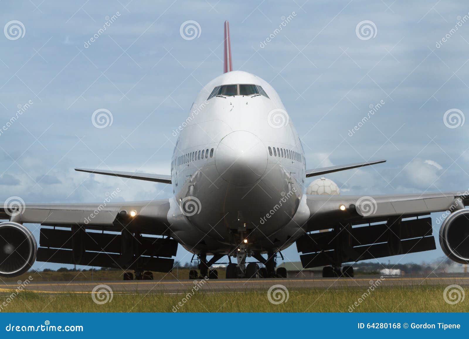 Boeing 747 Jumbo Jet Close Up Stock Photo - Image of size ...