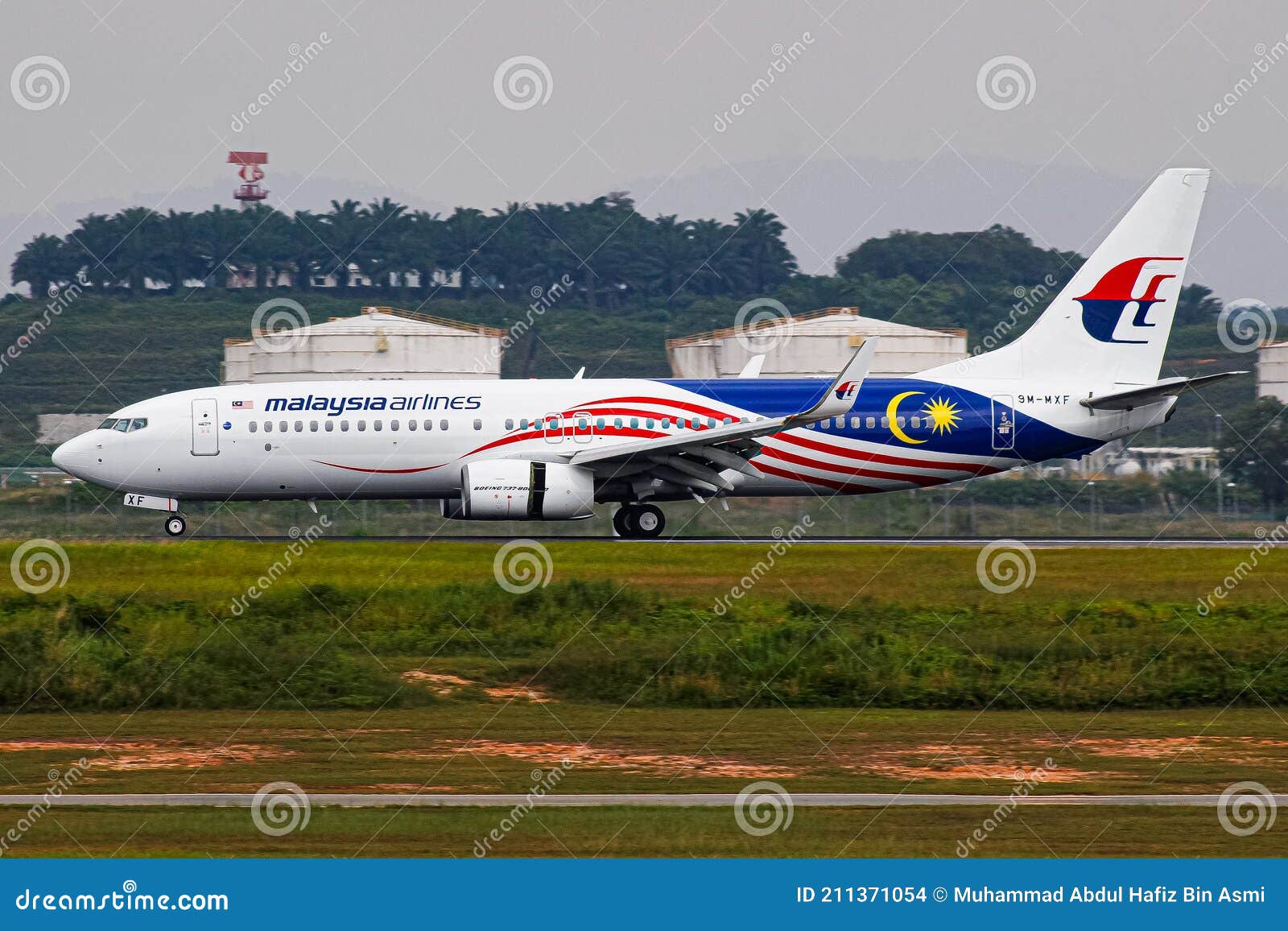 Boeing 737-800,Malaysia Airlines, 9M-MXF Editorial Stock Image - Image ...