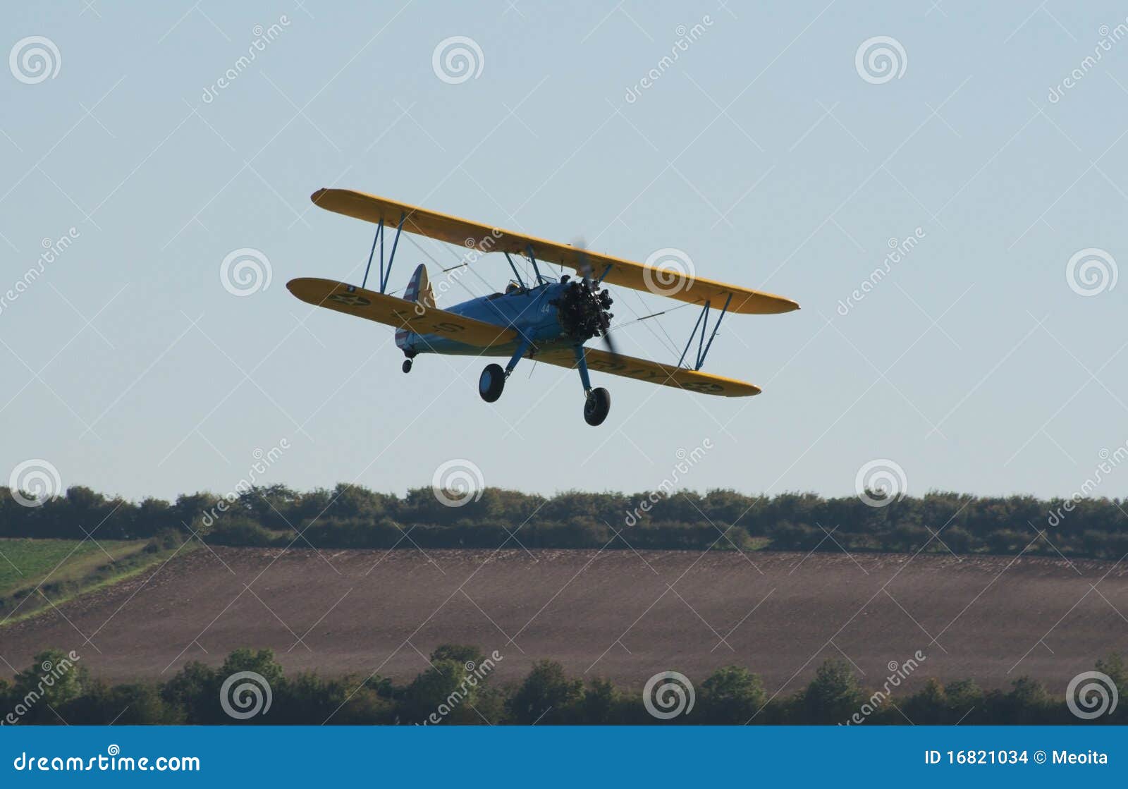 Boeing Stearman Biplane Flies Low Editorial Stock Image - Image of ...