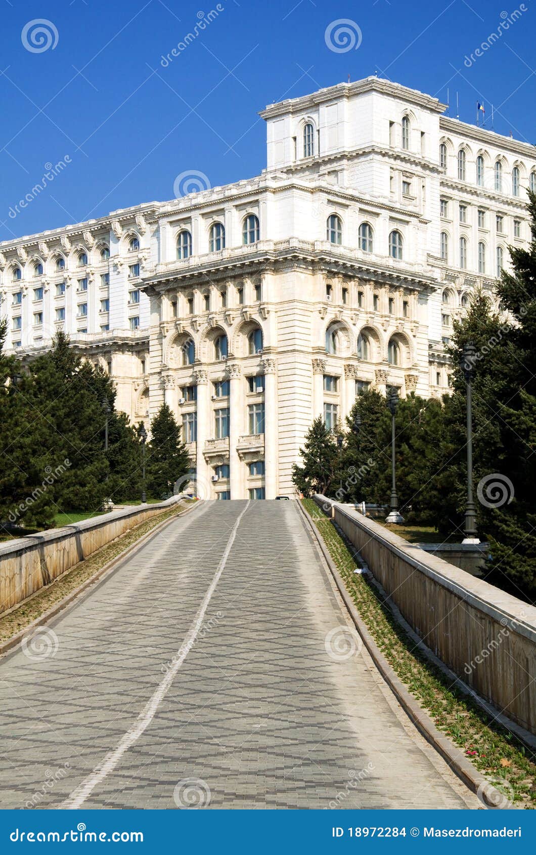 Boekarest - Het Paleis Van Het Parlement Stock Foto - Image of groot ...