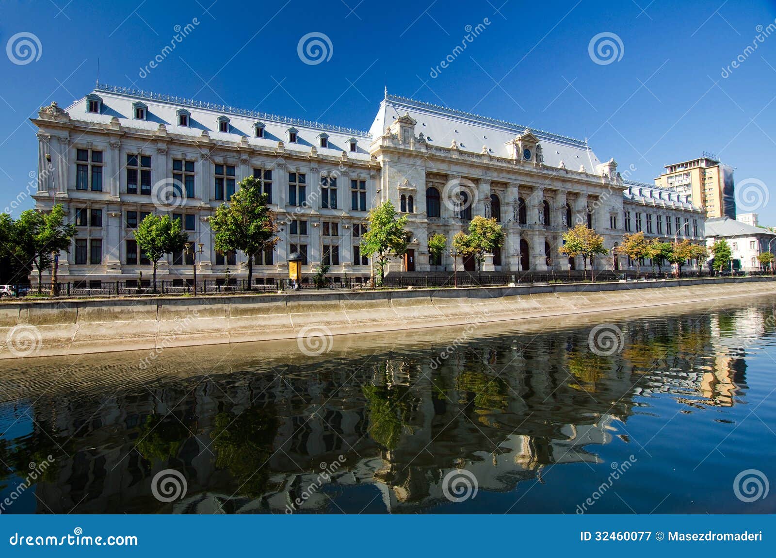 Boekarest - Paleis Van Rechtvaardigheid Stock Afbeelding - Image of ...
