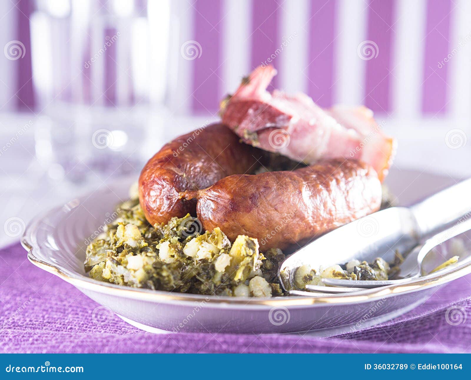 Boerenkool met worst stock afbeelding. Image of steenkool - 36032789