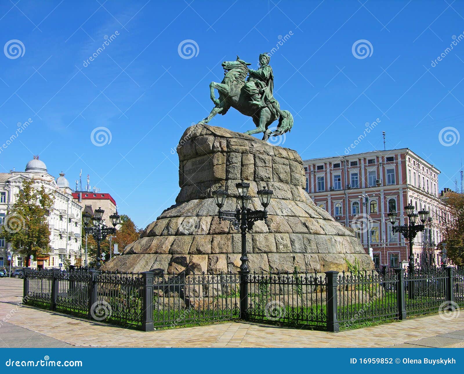 Bogdan Khmelnitsky Monument, Kiev, Ukraine Stock Photo - Image of lamp ...