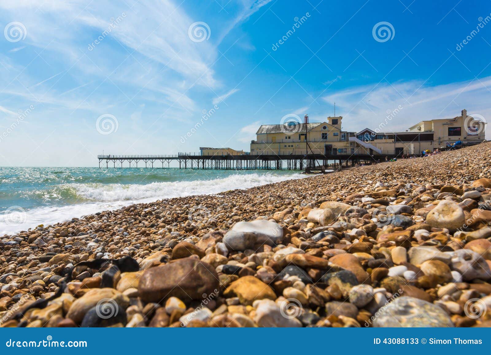 Bognor Regis Pier editorial stock photo. Image of dorset - 43088133