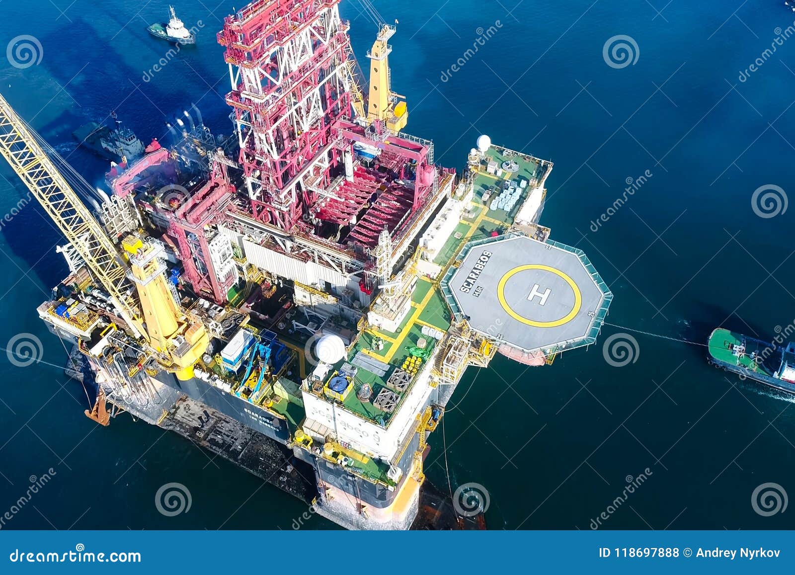 Bohrinsel Im Hafen Schleppen Der Bohrinsel Redaktionelles Stockfoto ...