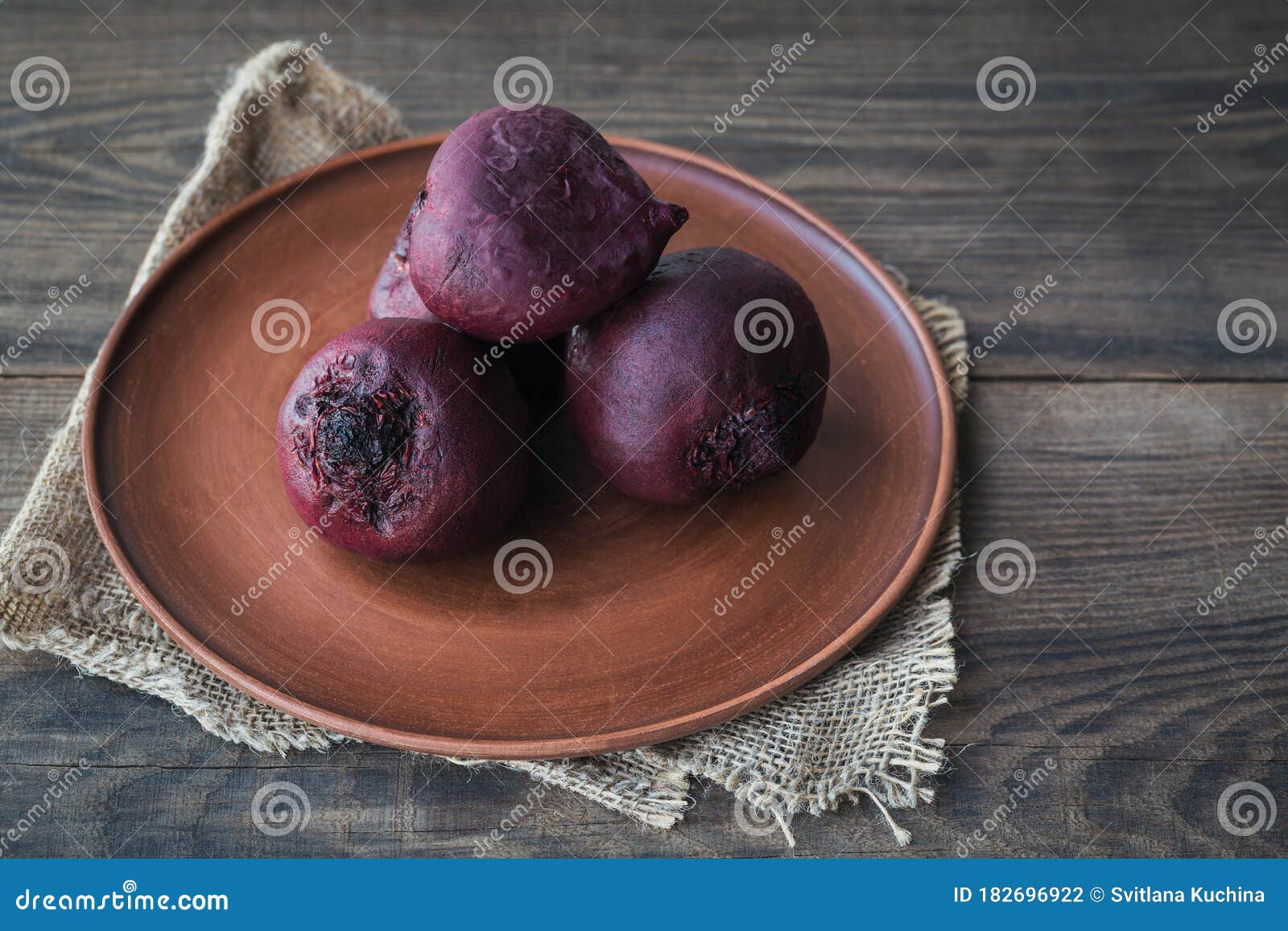 Boiled Beetroot on Clay Plate Stock Photo - Image of nutrition, bowl ...