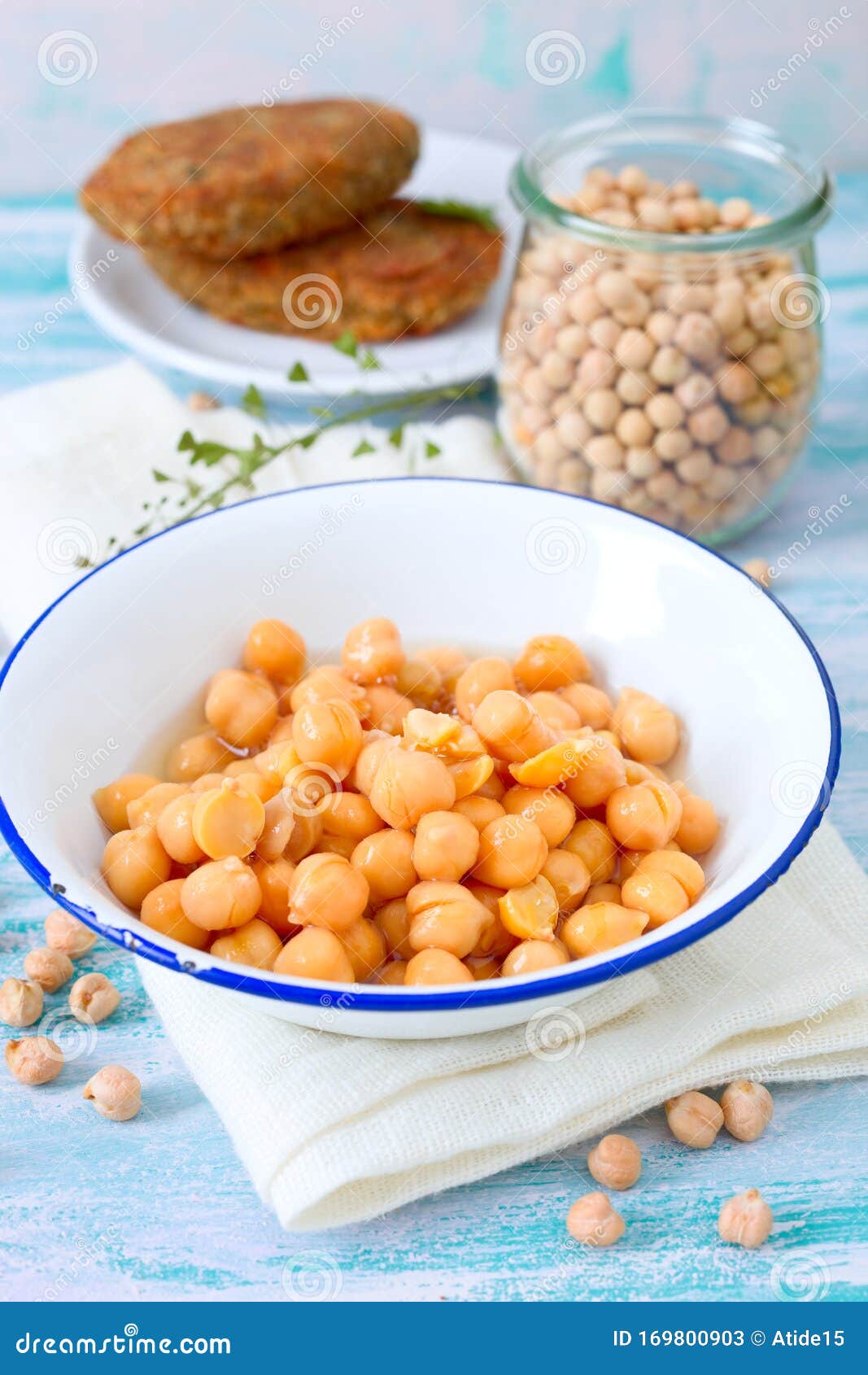 Boiled chickpeas stock image. Image of legumes, parsley - 169800903