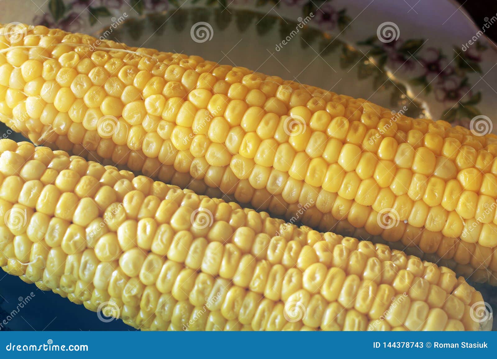 Boiled corn on the plate stock image. Image of sweetcorn - 144378743