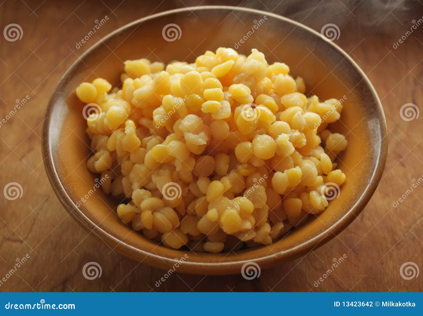 Boiled peas in a bowl stock photo. Image of products - 13423642