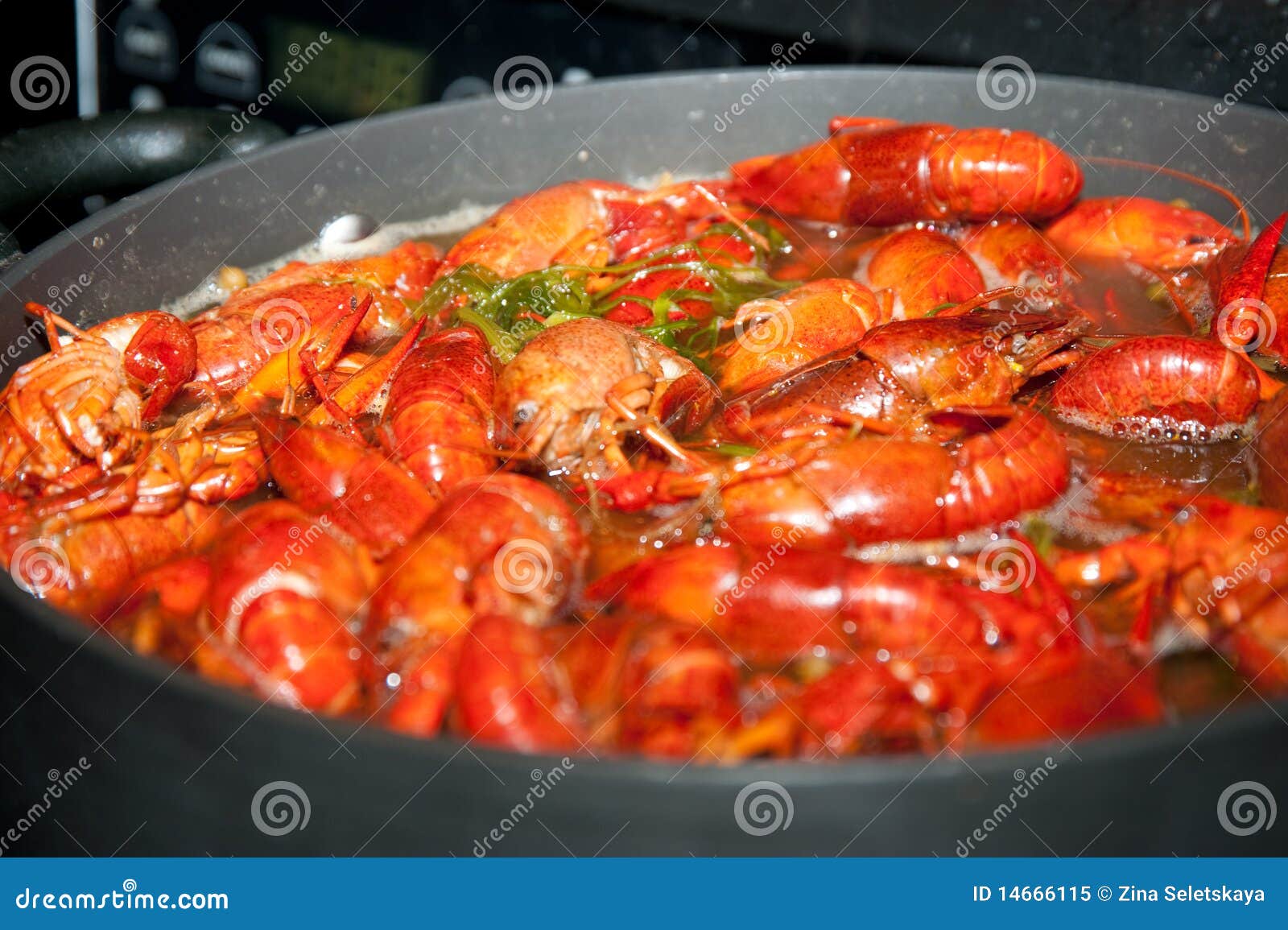Boiling crawfish stock image. Image of plateful, cajun - 14666115